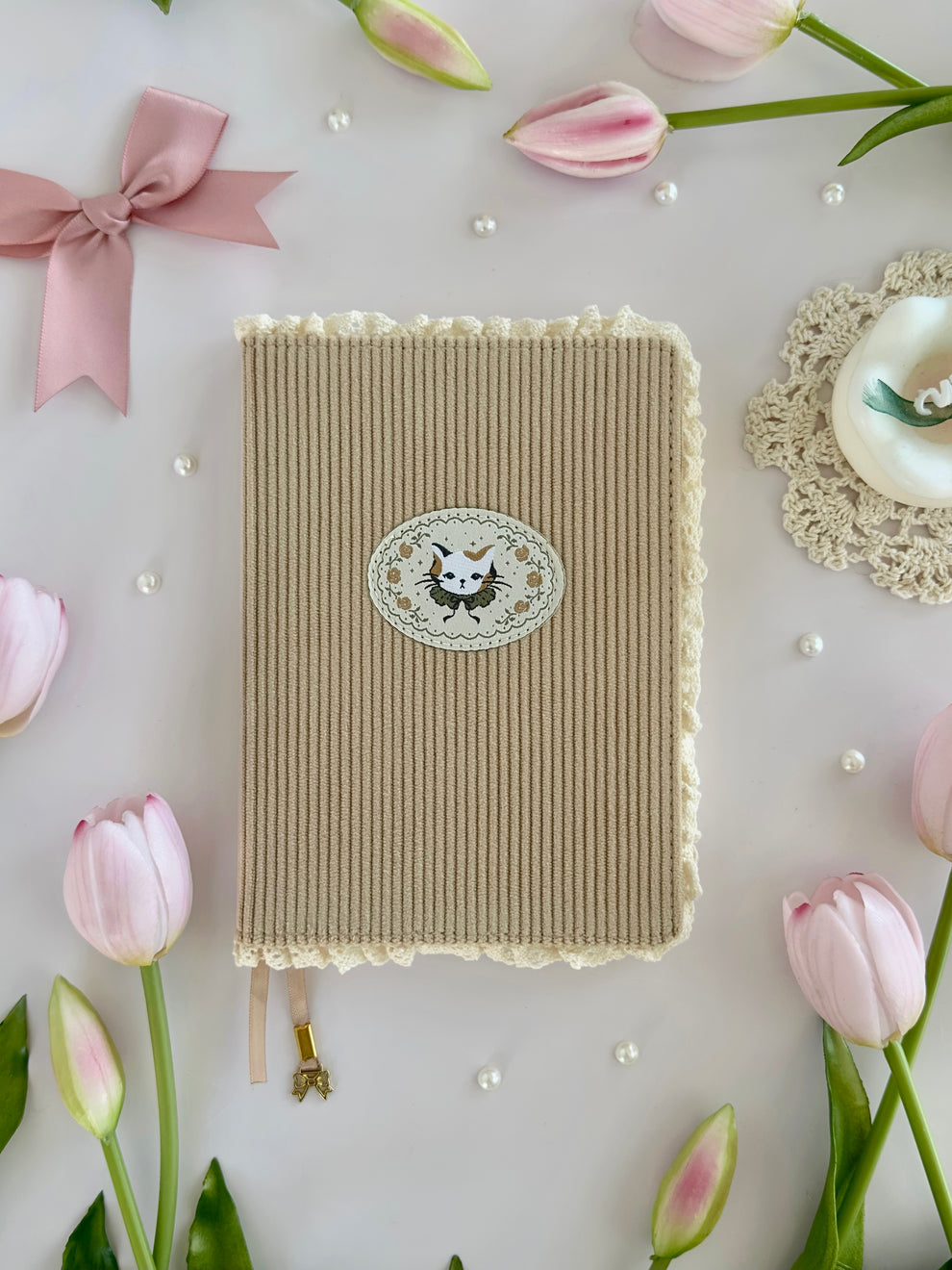 160 gsm | B6 | calico cat notebook (dotted, grid) – leela journals