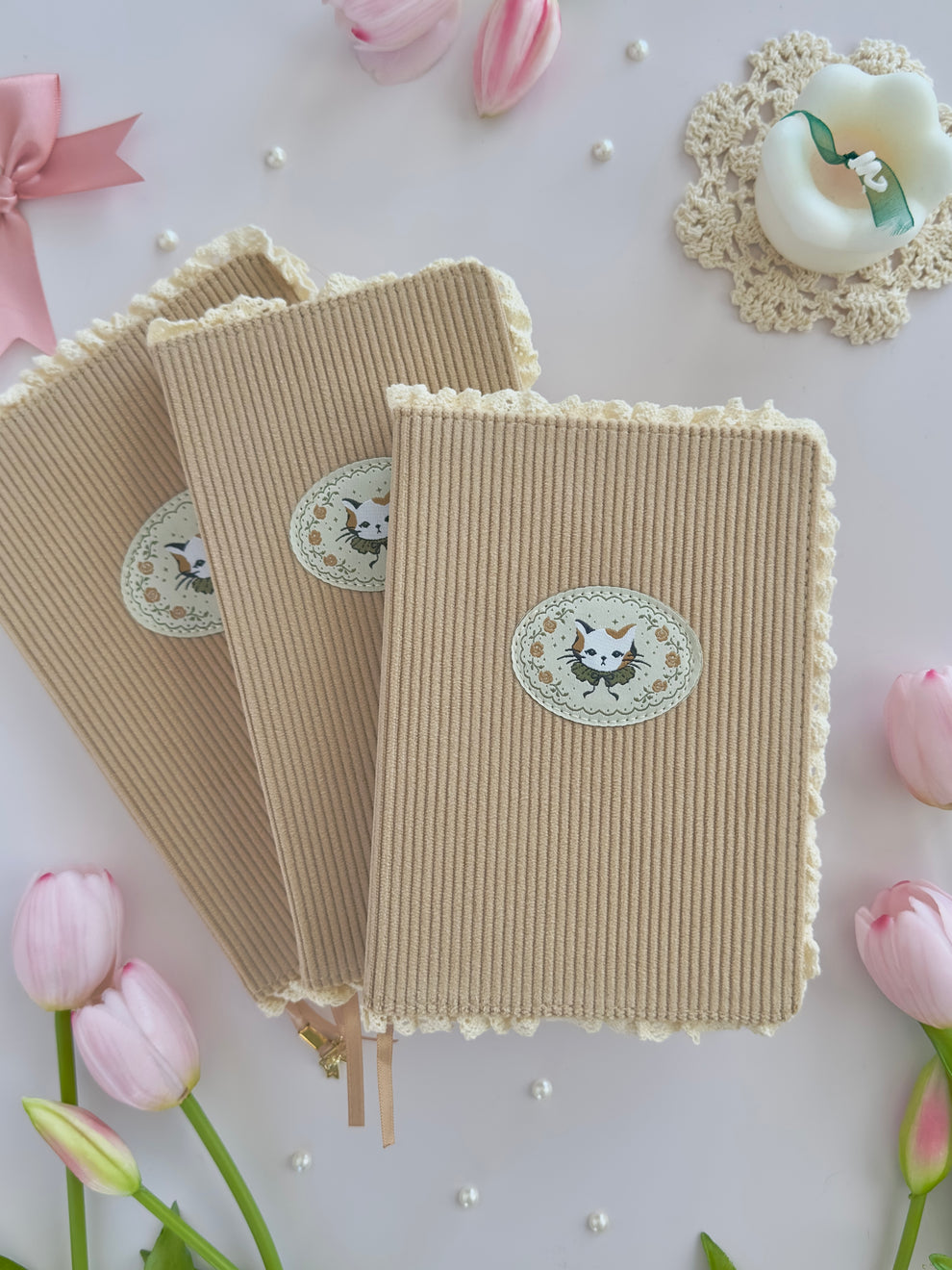160 gsm | TN | calico cat notebook (dotted, grid) – leela journals